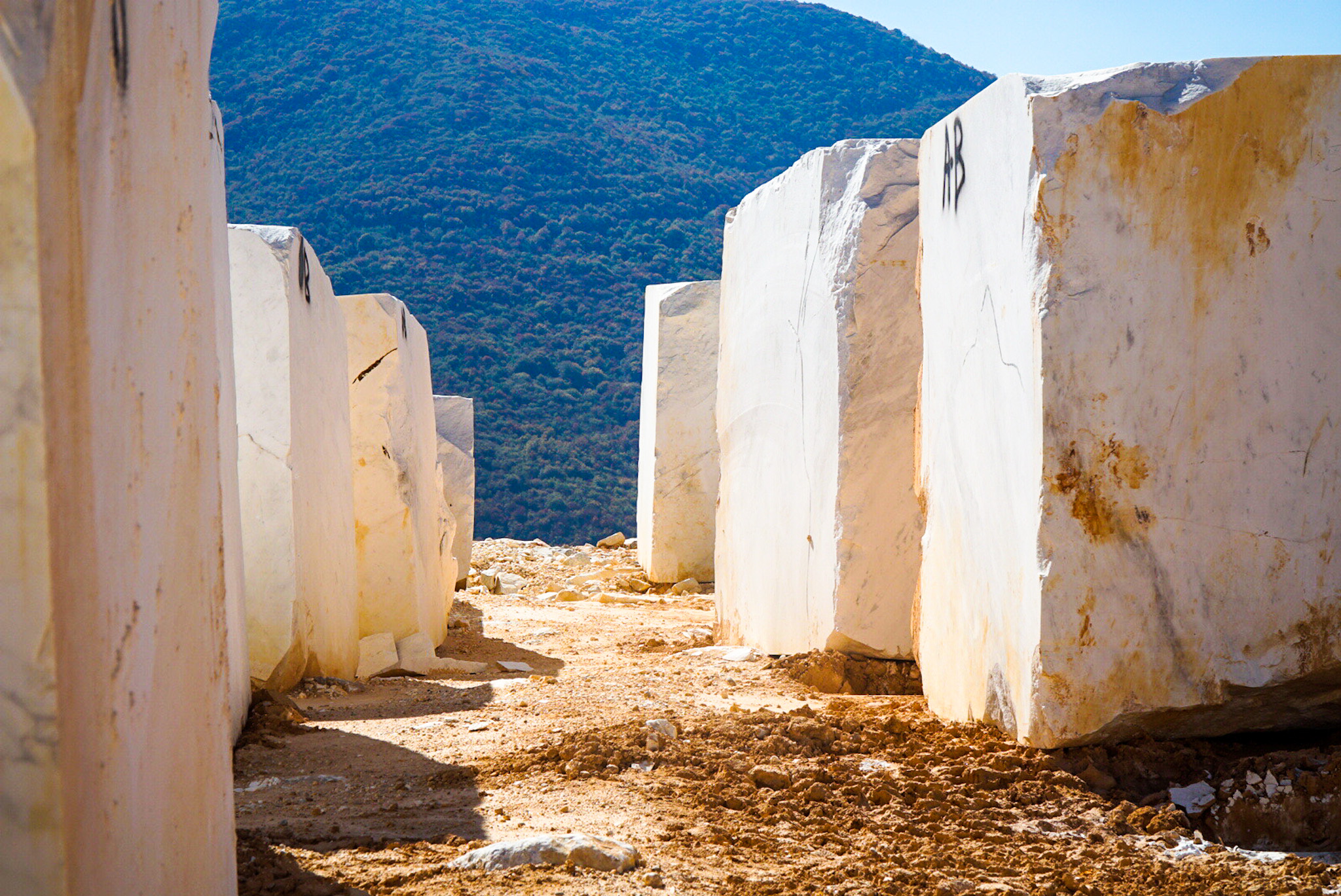 Thassos Tiles - The Largest Thassos Supplier in the USA